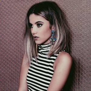 Turtleneck in the Summer » STEAL THE LOOK