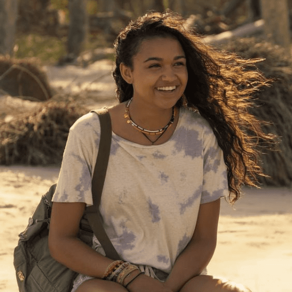 Como se vestir como um pogue de Outer Banks » STEAL THE LOOK