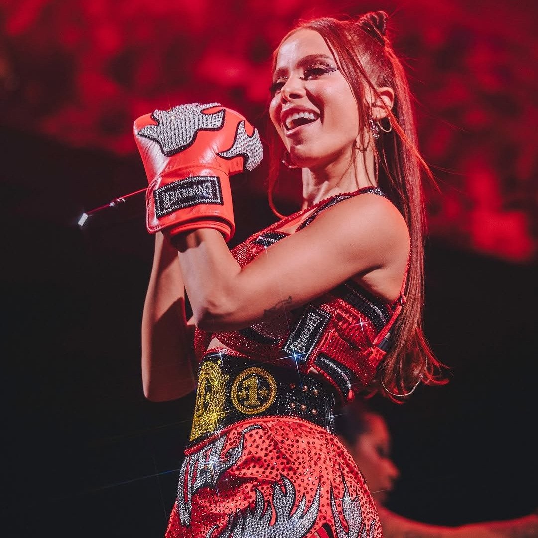 Ensaios da Anitta: os melhores looks da cantora na turnê de Carnaval ...