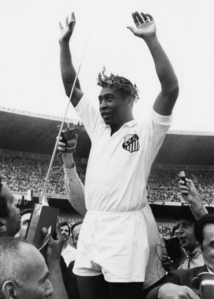 Da Vila Belmiro ao Studio 54: a era de ouro do estilo de Pelé » STEAL ...